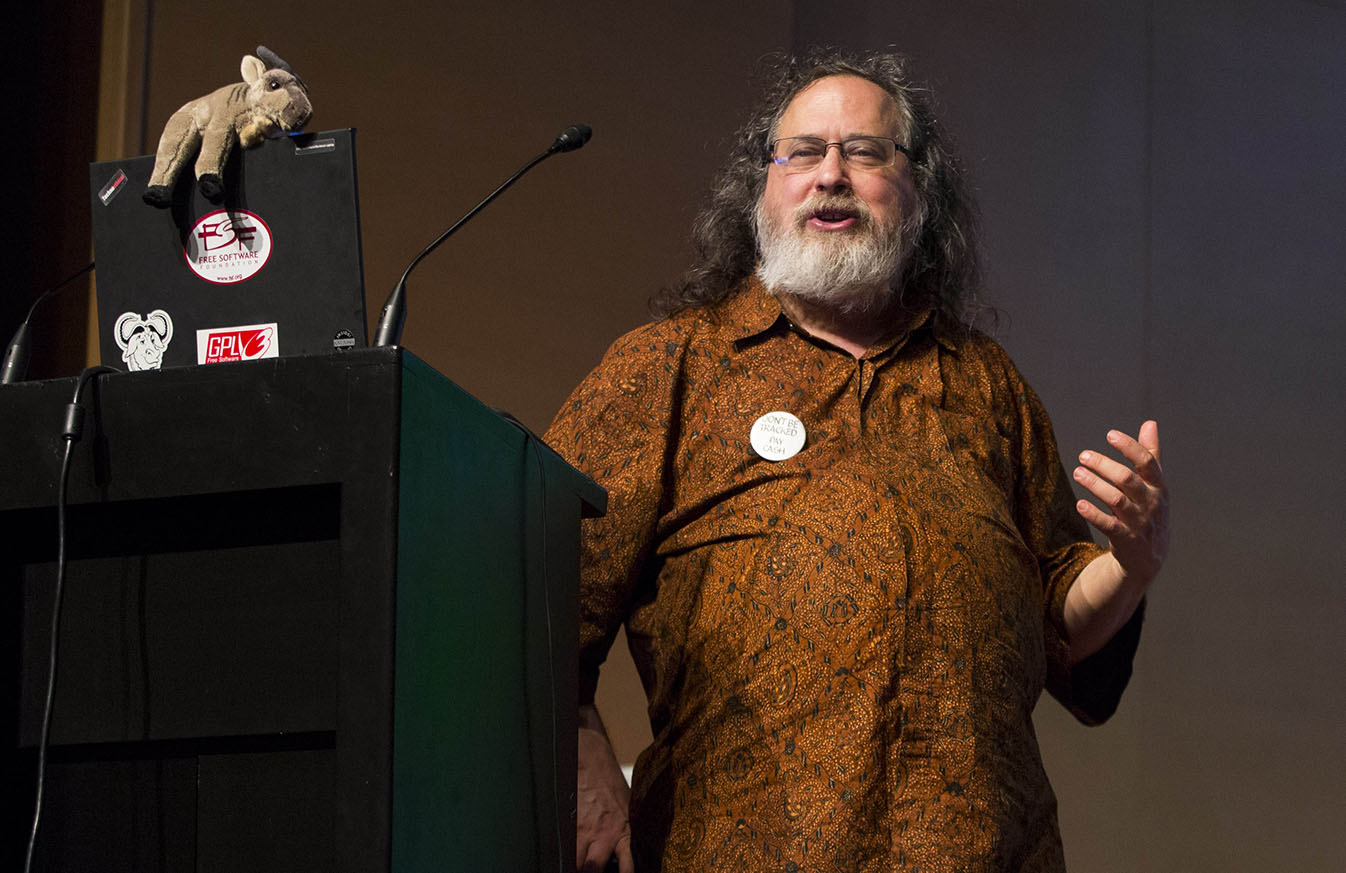 Richard M. Stallman: «No soporto la idea de someterme al espionaje. No ...